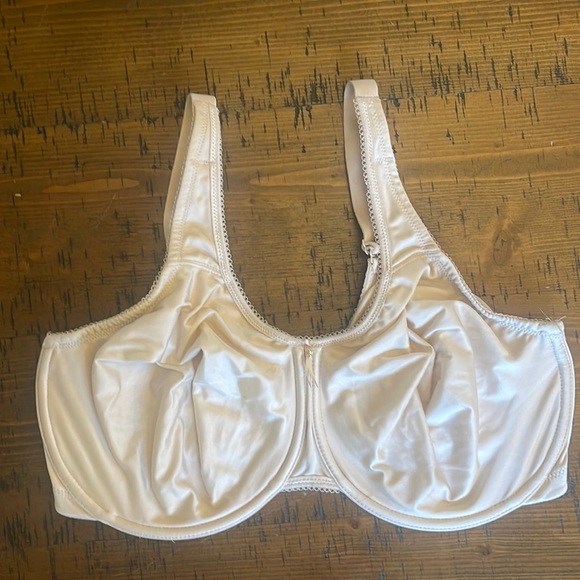 Wacoal | Intimates & Sleepwear | Wacoal Underwire Bra Size 38g | Poshmark